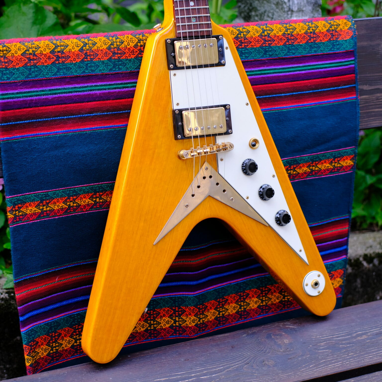 Epiphone Flying V 58′ Korina _ Guitare Flying V Korina – ARKBC